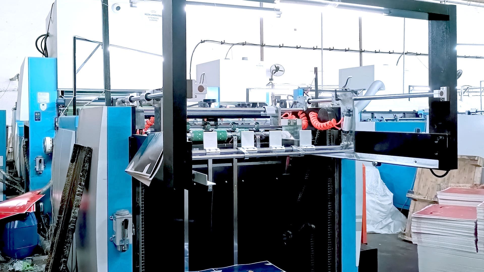 11 Jenis-Jenis Finishing Percetakan Terlengkap | Pelangi UV